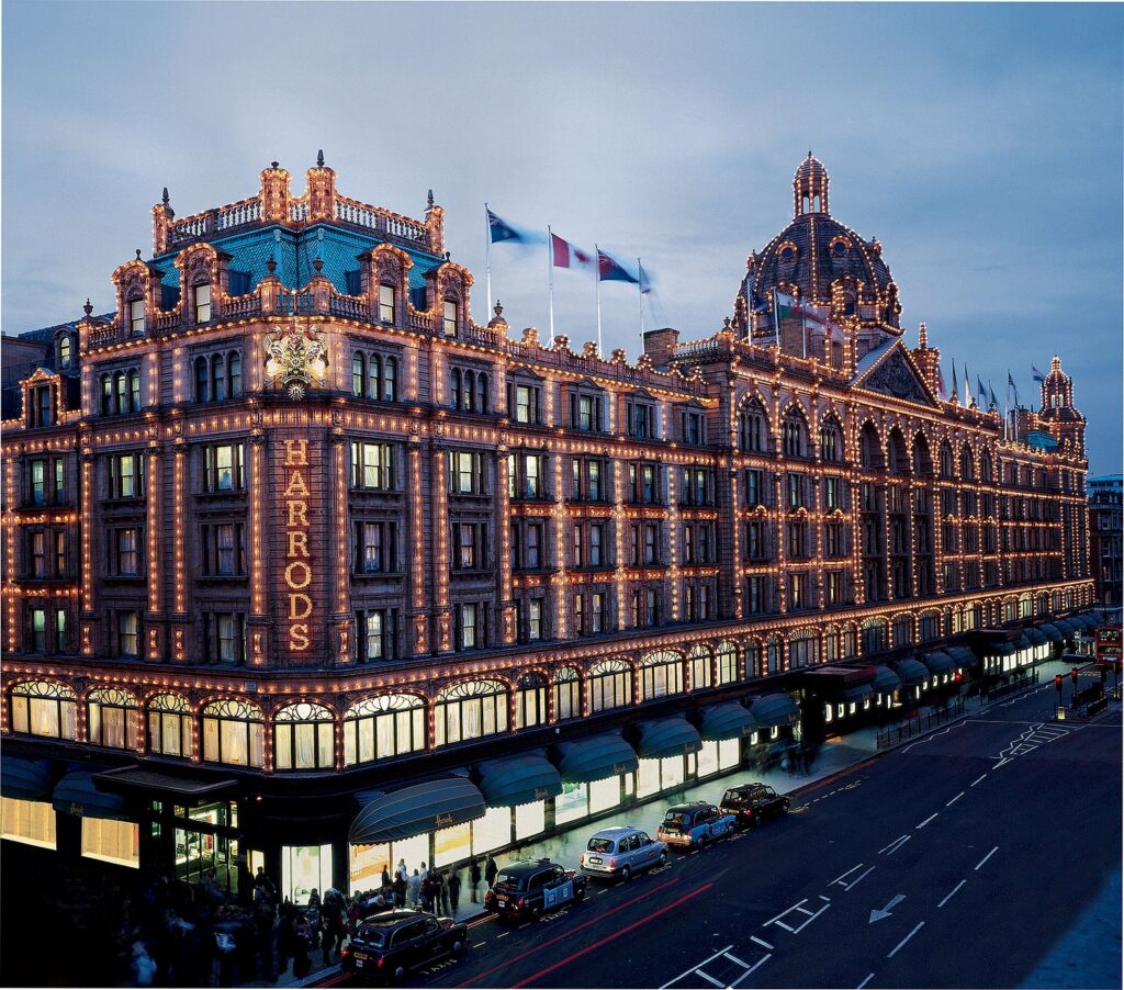 Harrods to welcome Chinese credit cards