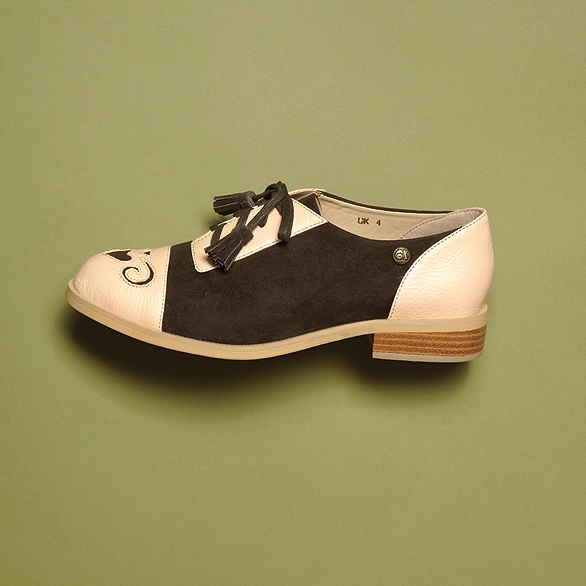 Flat brogues