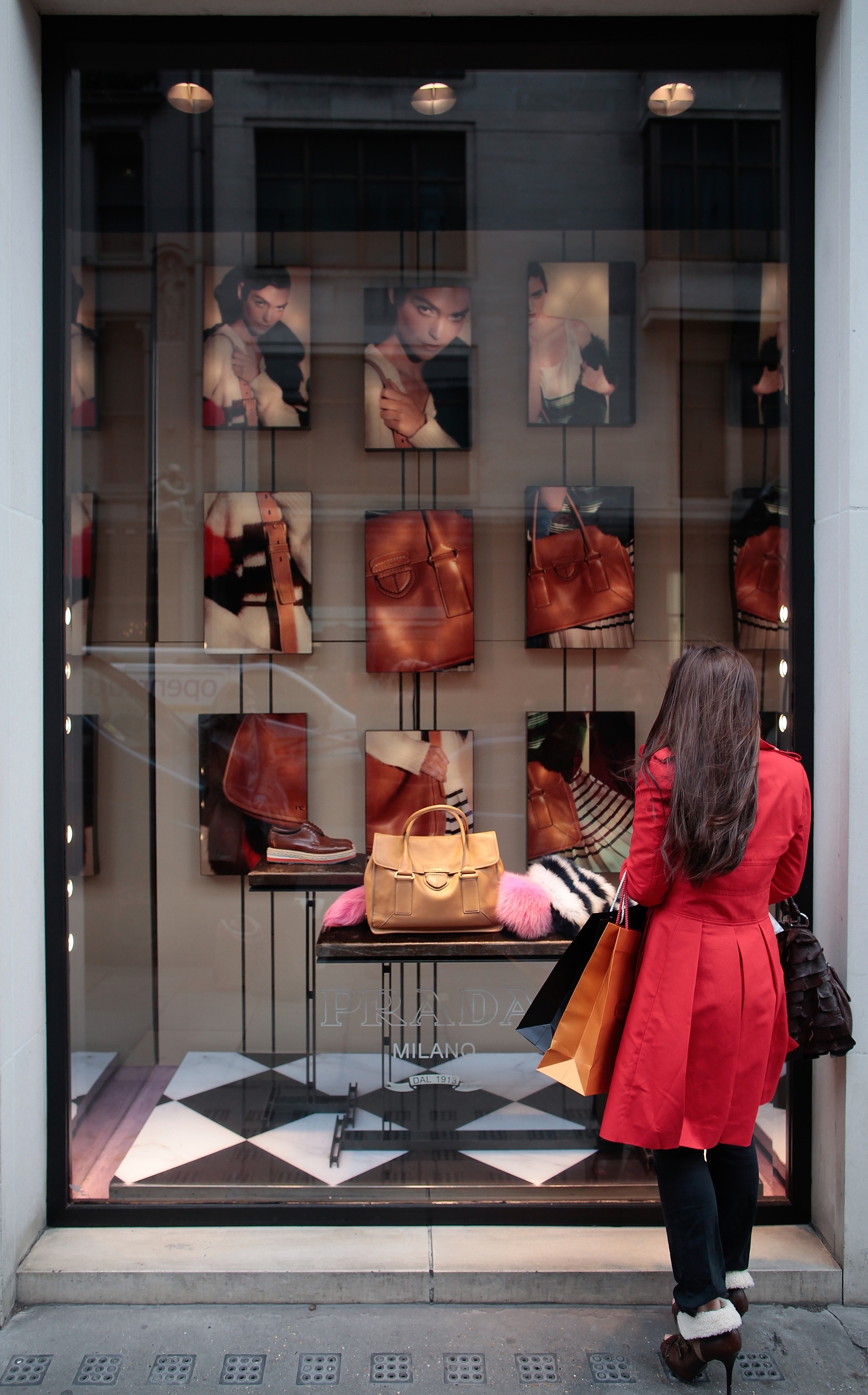 Shoppers intimidated by high-end sales assistants