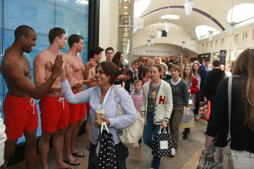 IMAGE GALLERY: Gilly Hicks opens with a splash at Bluewater