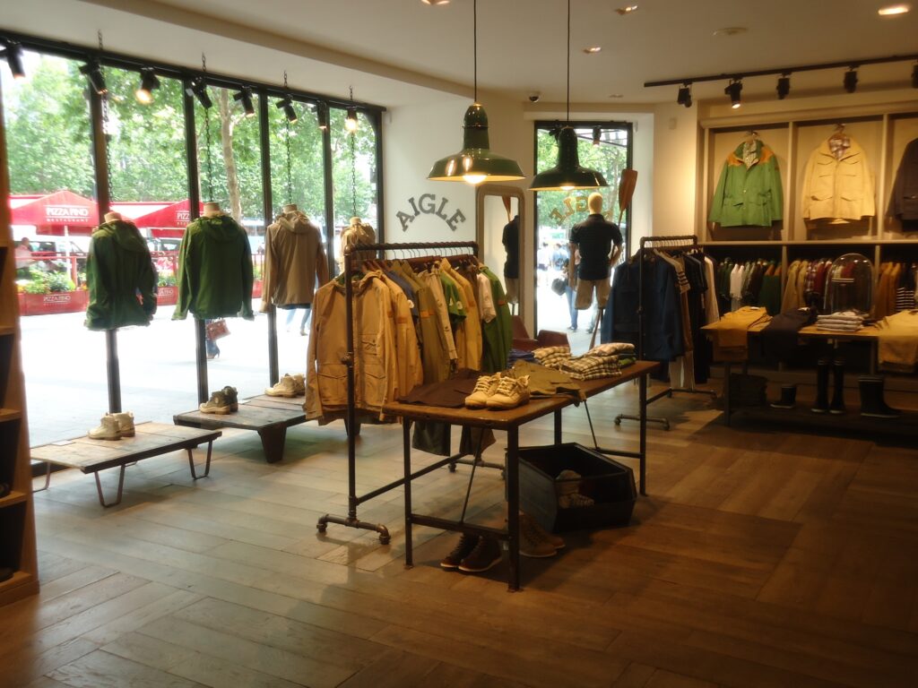 Aigle, Champs-Élysées, Paris