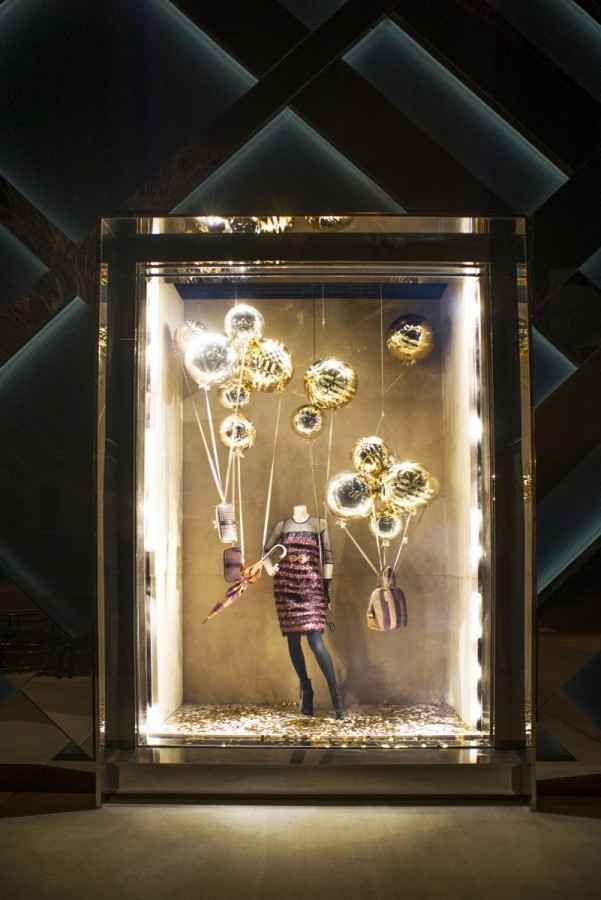 IMAGE GALLERY: Burberry heads to London for Christmas campaign