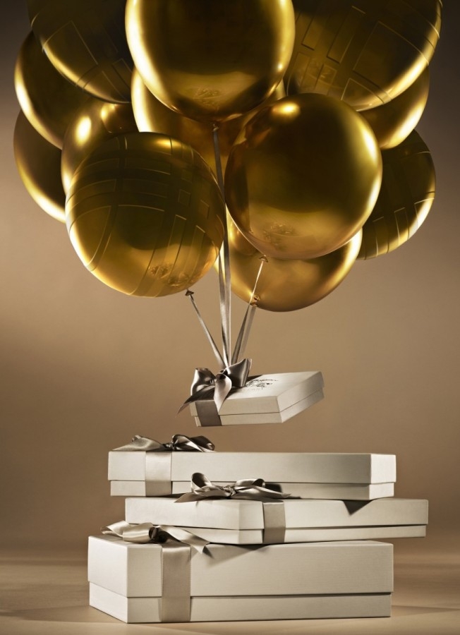 IMAGE GALLERY: Burberry heads to London for Christmas campaign