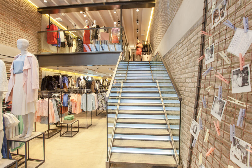 Warehouse opens London Flagship