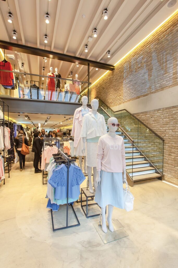 Warehouse opens London Flagship