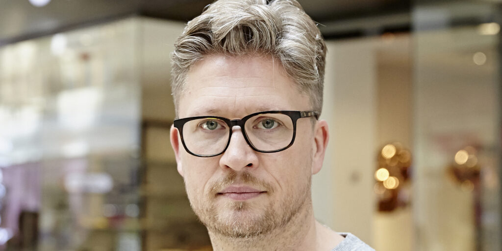 The Drapers interview- Derrick Hoyle