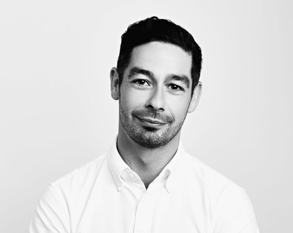 Stephen Ayres to join Very Exclusive