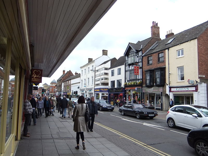High street footfall continues to decline