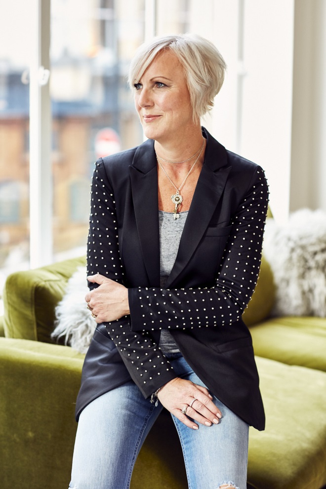 Retail leaders' routes to the top