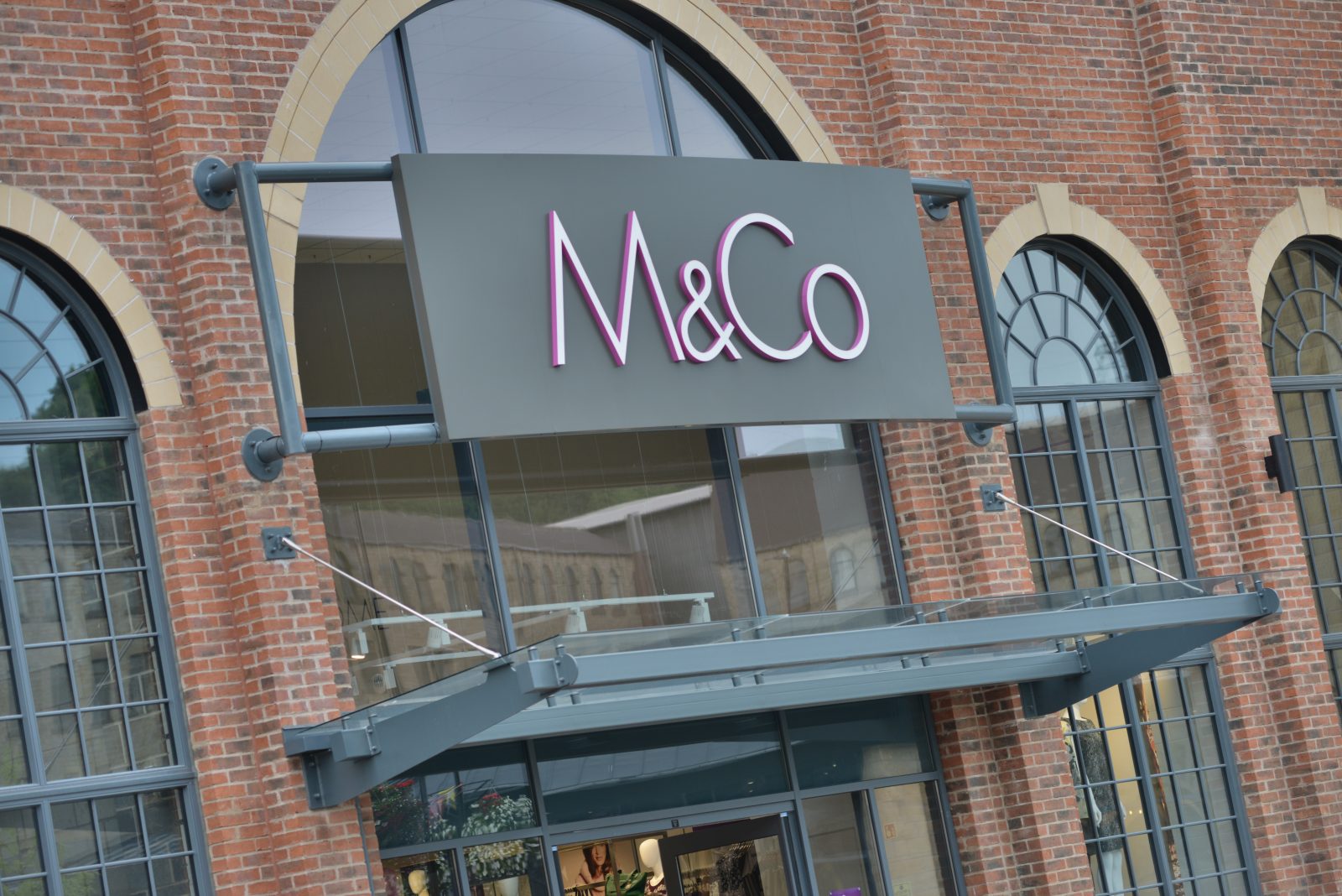 More retail jobs lost as M&Co completes pre-pack