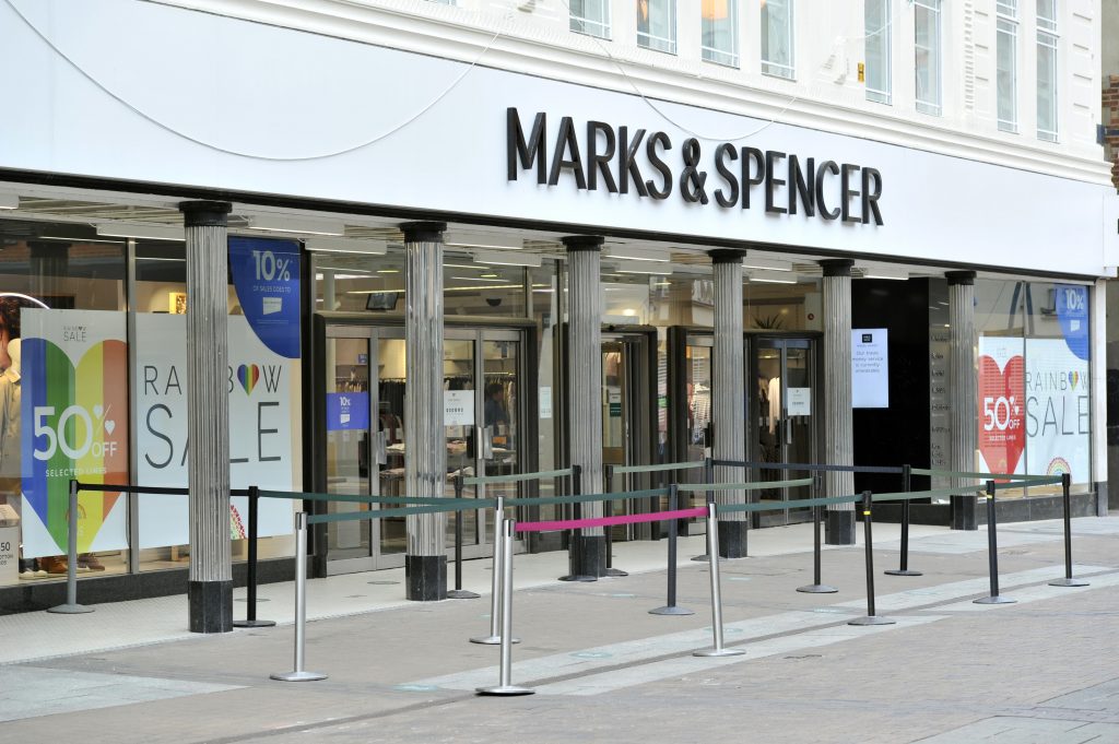 Marks & Spencer to axe 7,000 roles