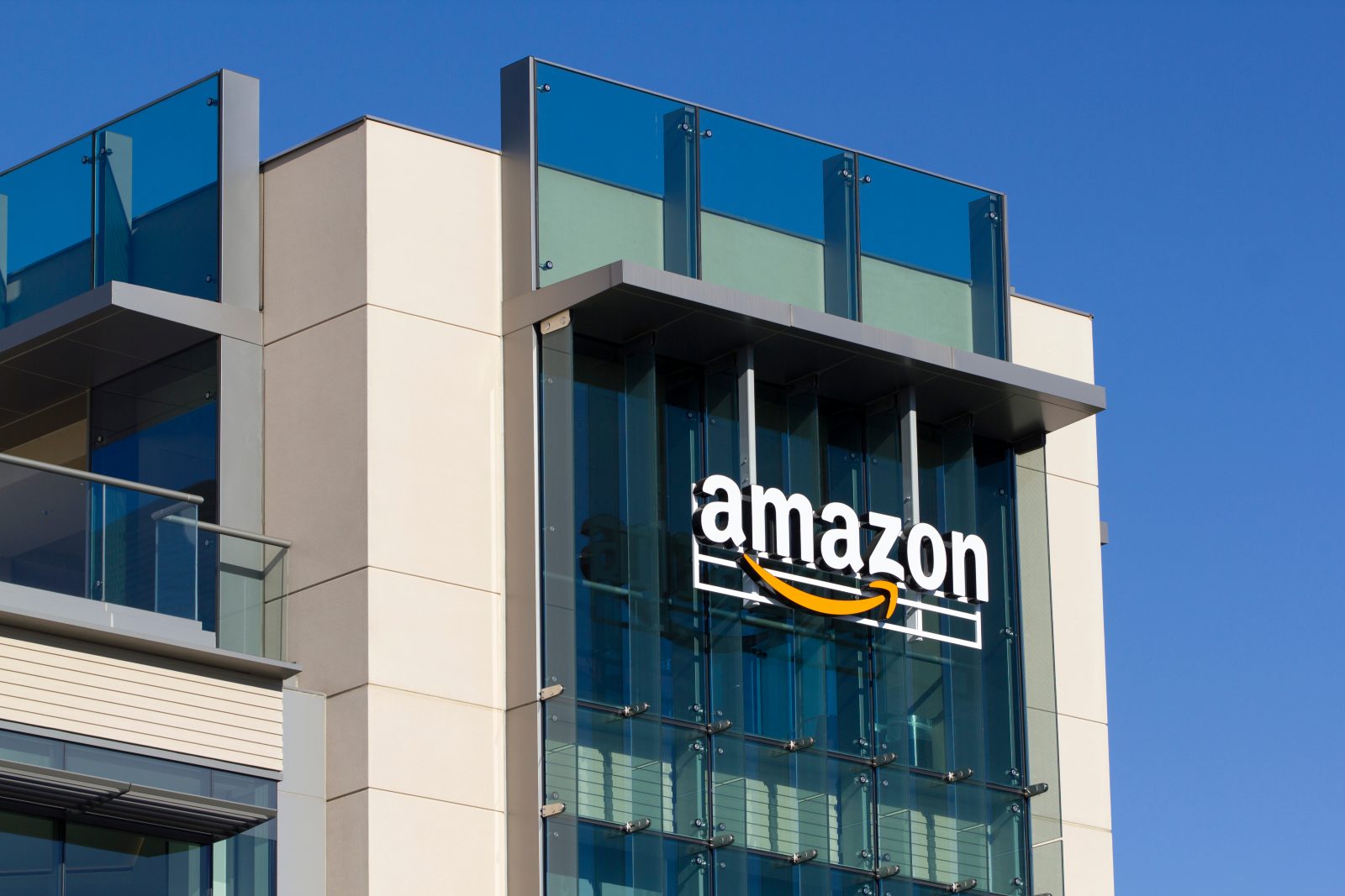 Revenue and profits rise at Amazon