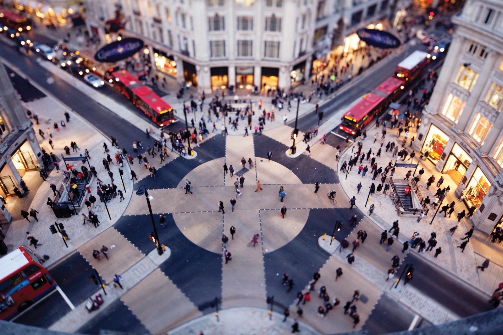 Oxford Street pedestrianisation plans get the green light