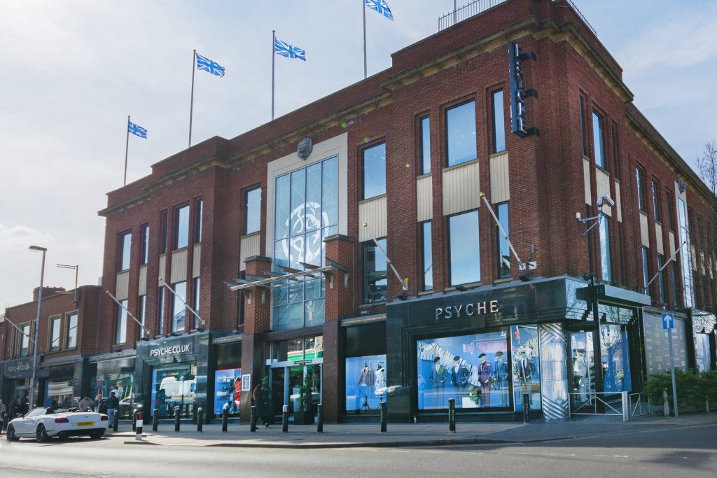 Psyche to close store