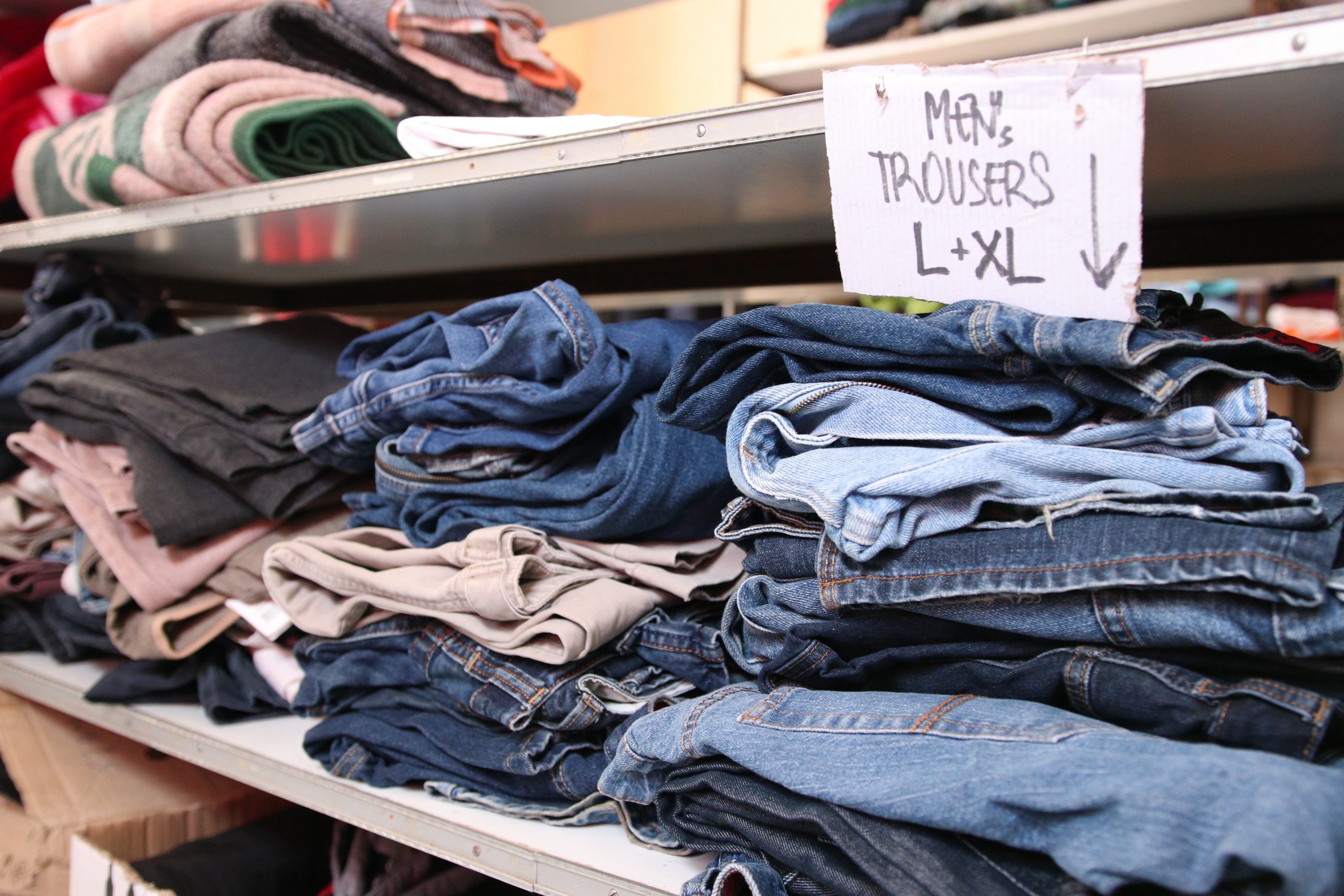 Inflation slows as clothes costs fall