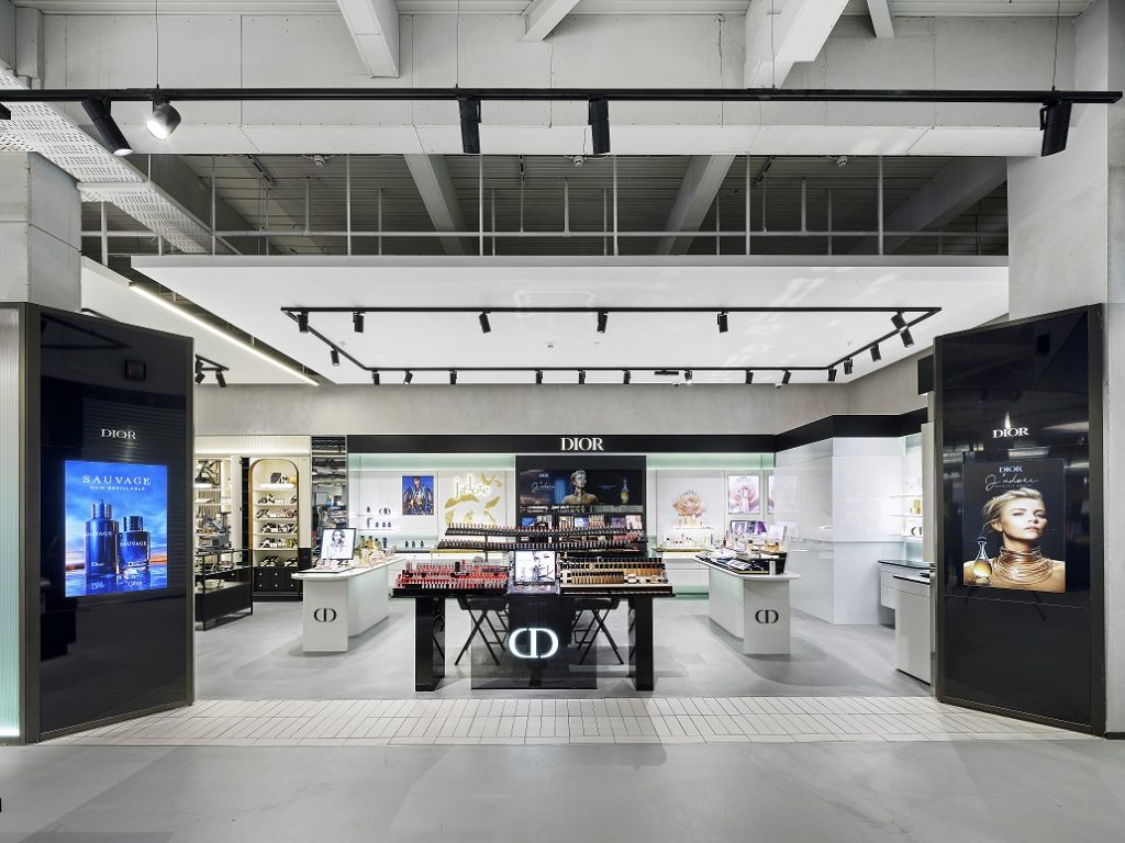 Why Flannels is banking on beauty and bricks and mortar