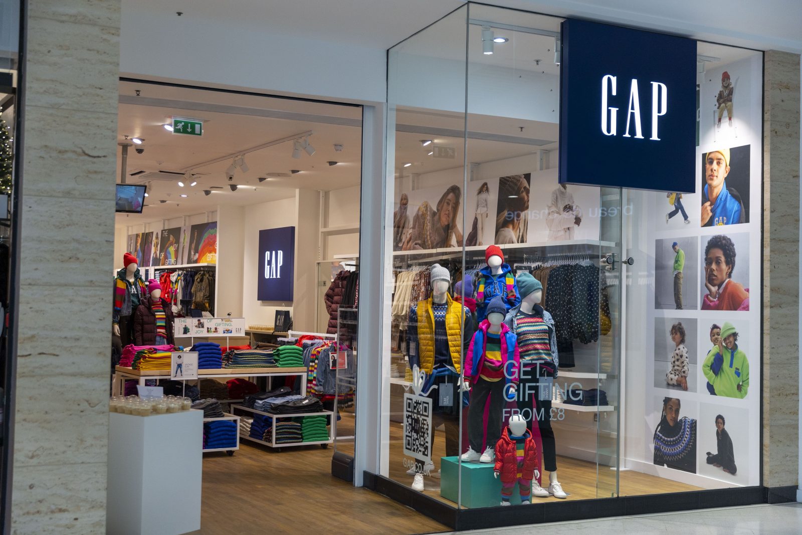 Gap to cut 1,800 HQ and store roles