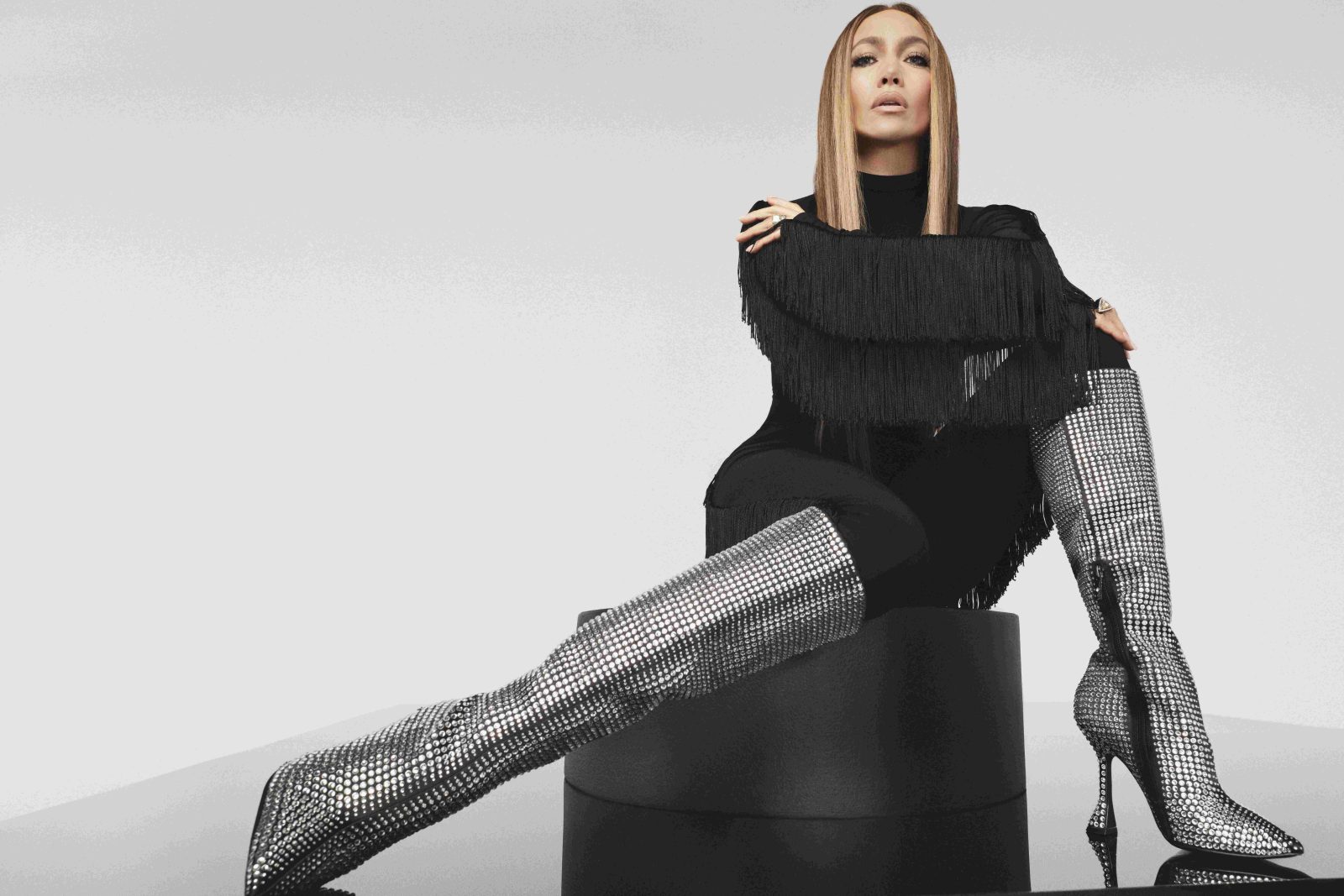 Jennifer Lopez signs footwear deal with Revolve