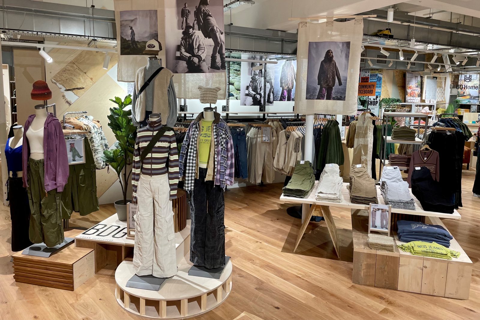 Urban Outfitters owner reports record Q2 sales