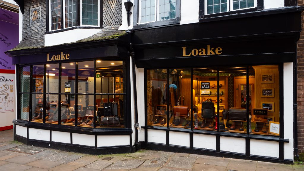 What makes market towns appealing to retailers?