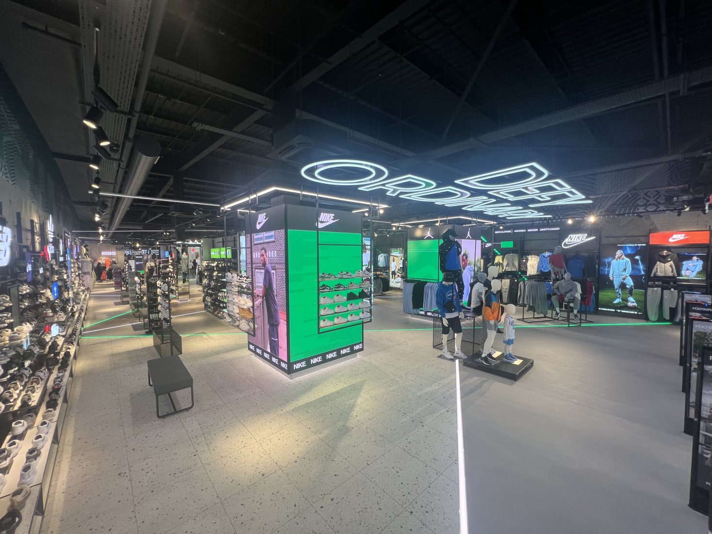 Footasylum opens Lakeside store