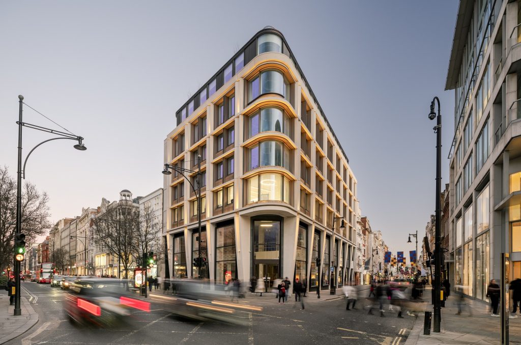 Abercrombie & Fitch to open on Oxford Street