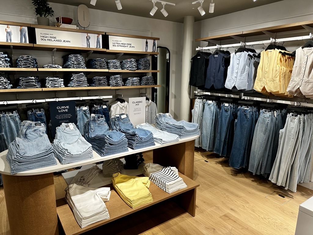 Abercrombie & Fitch opens in Spitalfields