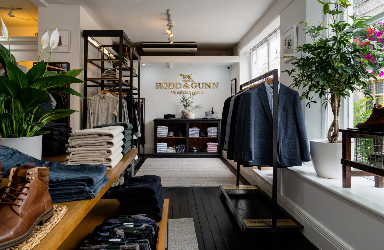 First look: Rodd & Gunn opens regional stores