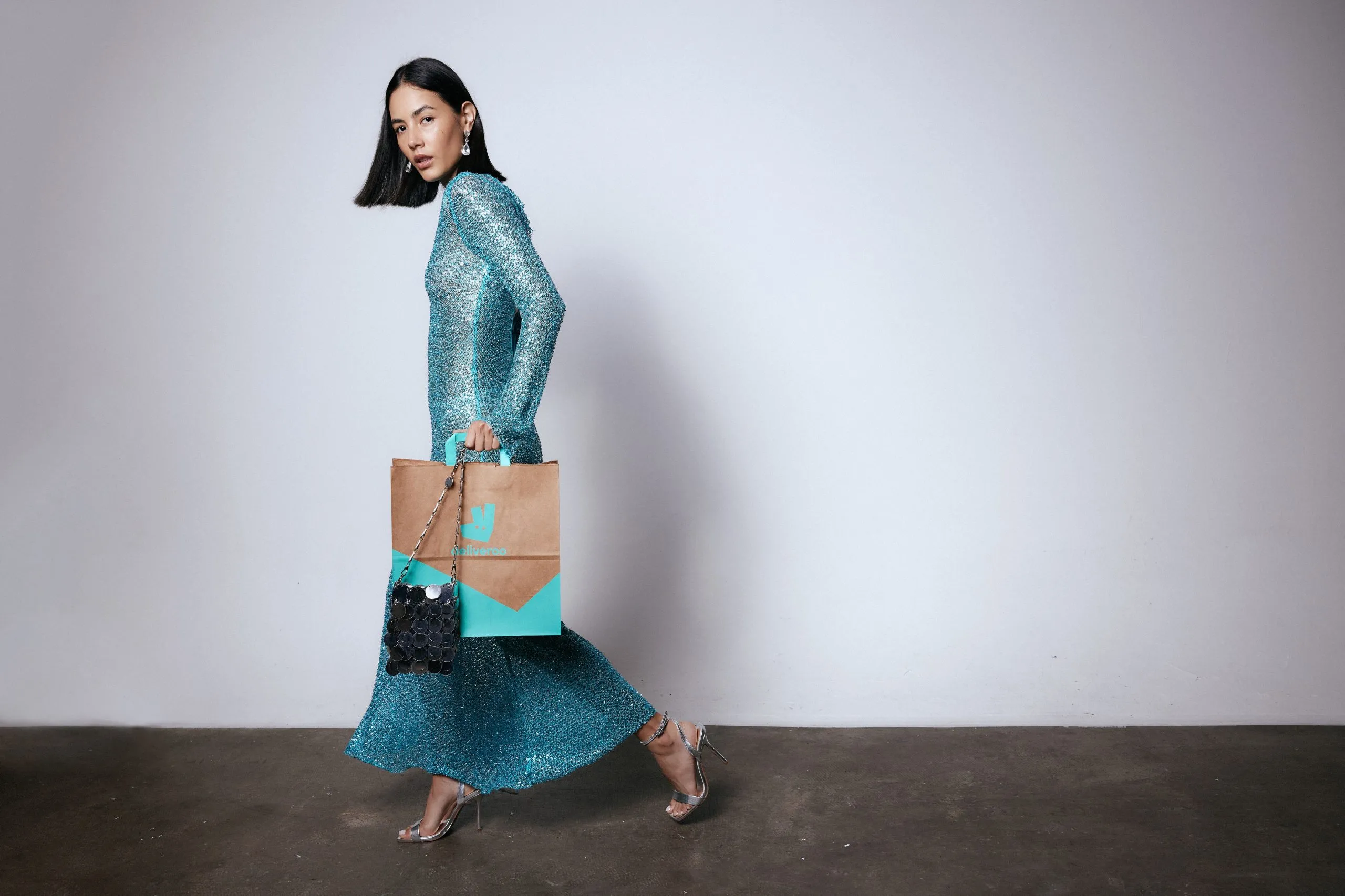 Hurr taps Deliveroo for same-day fashion rental delivery