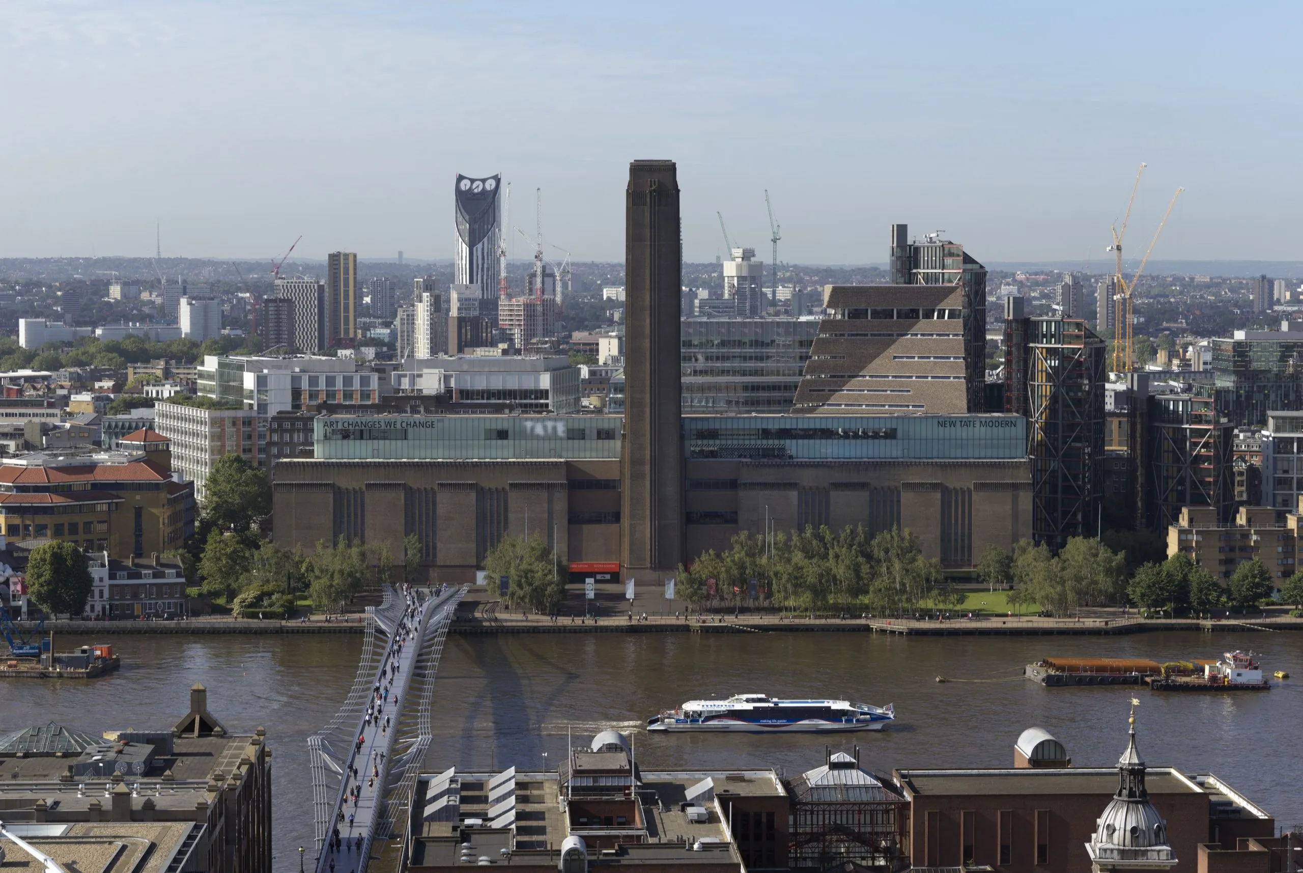 Uniqlo launches pop-up at Tate Modern
