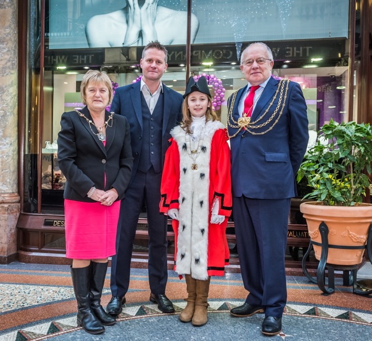 Leeds Jeweller Handcrafts Chain of Office for Newly Appointed Children ...