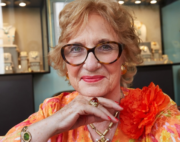 Elizabeth Gage focuses on colour for SS18 | Retail Jeweller