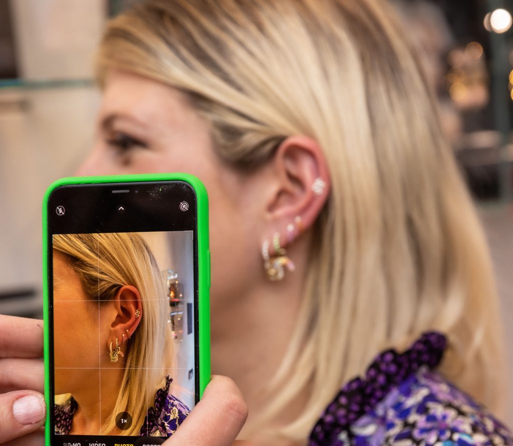 Robinson Pelham launches Ear Edit service | Retail Jeweller