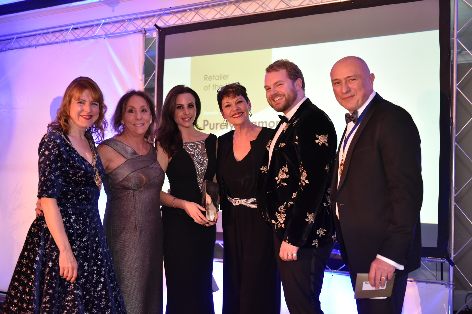 Last chance to enter the NAJ Awards 2022 | Retail Jeweller