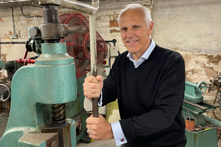 Mark Riddle joins Deakin & Francis in business development role ...