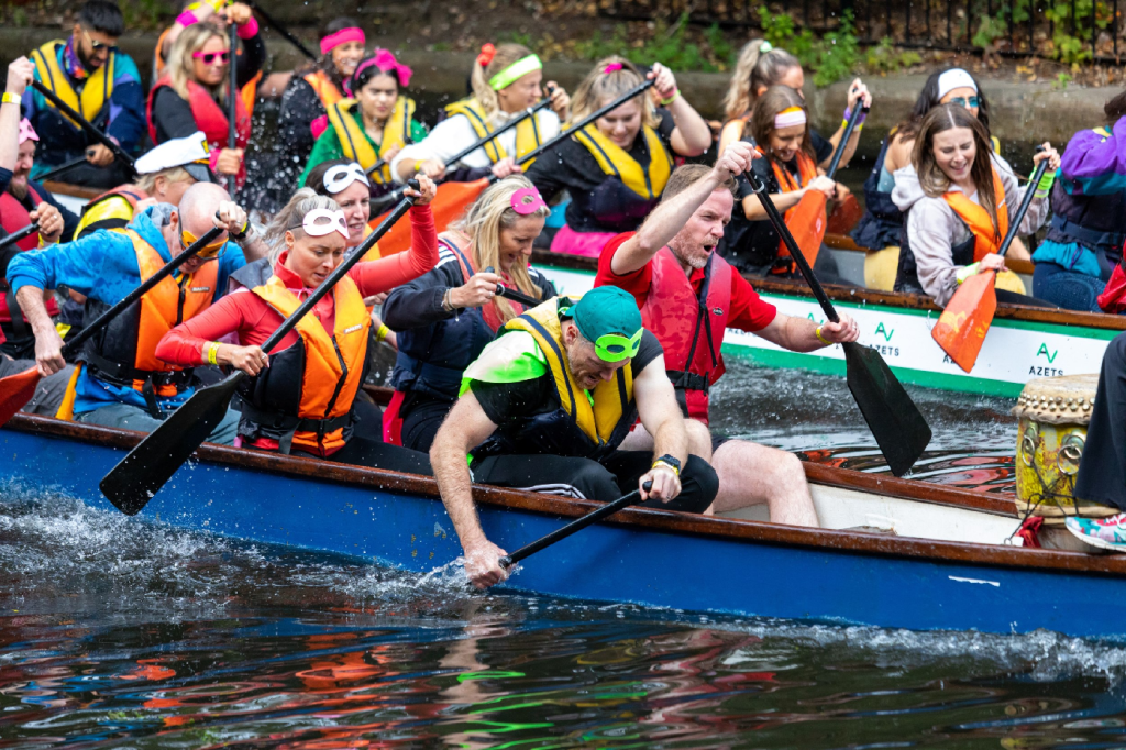 NAJ creates 'Paddles of Fury' team for charity boat race | Retail Jeweller
