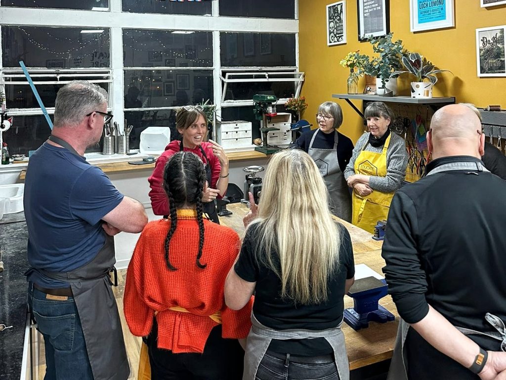 Vanilla Ink holds its first sign language jewellery class | Retail Jeweller