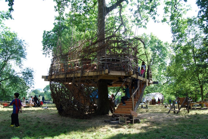 TreeHouse gallery, Regent's Park, London by the TreeHouse collective