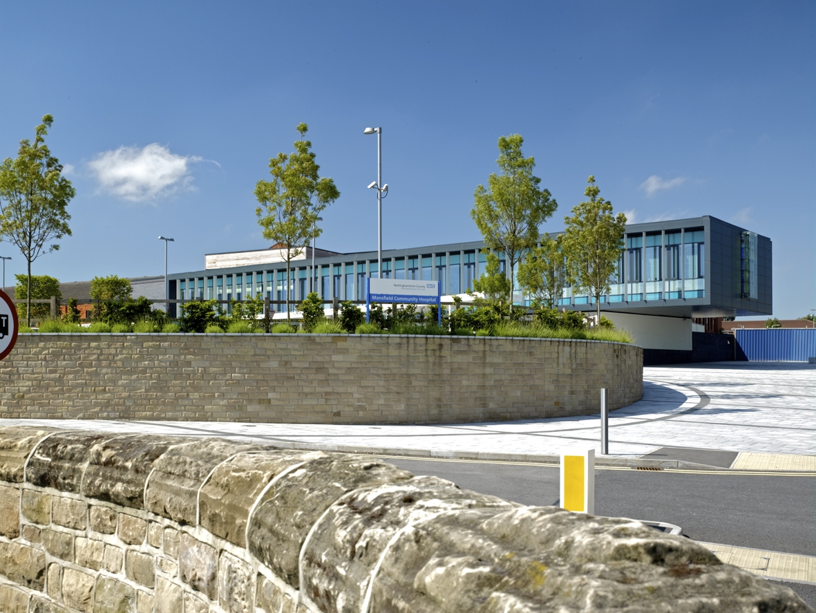 New entrance pavilion at Mansfield Hospital by Swanke Hayden Connell