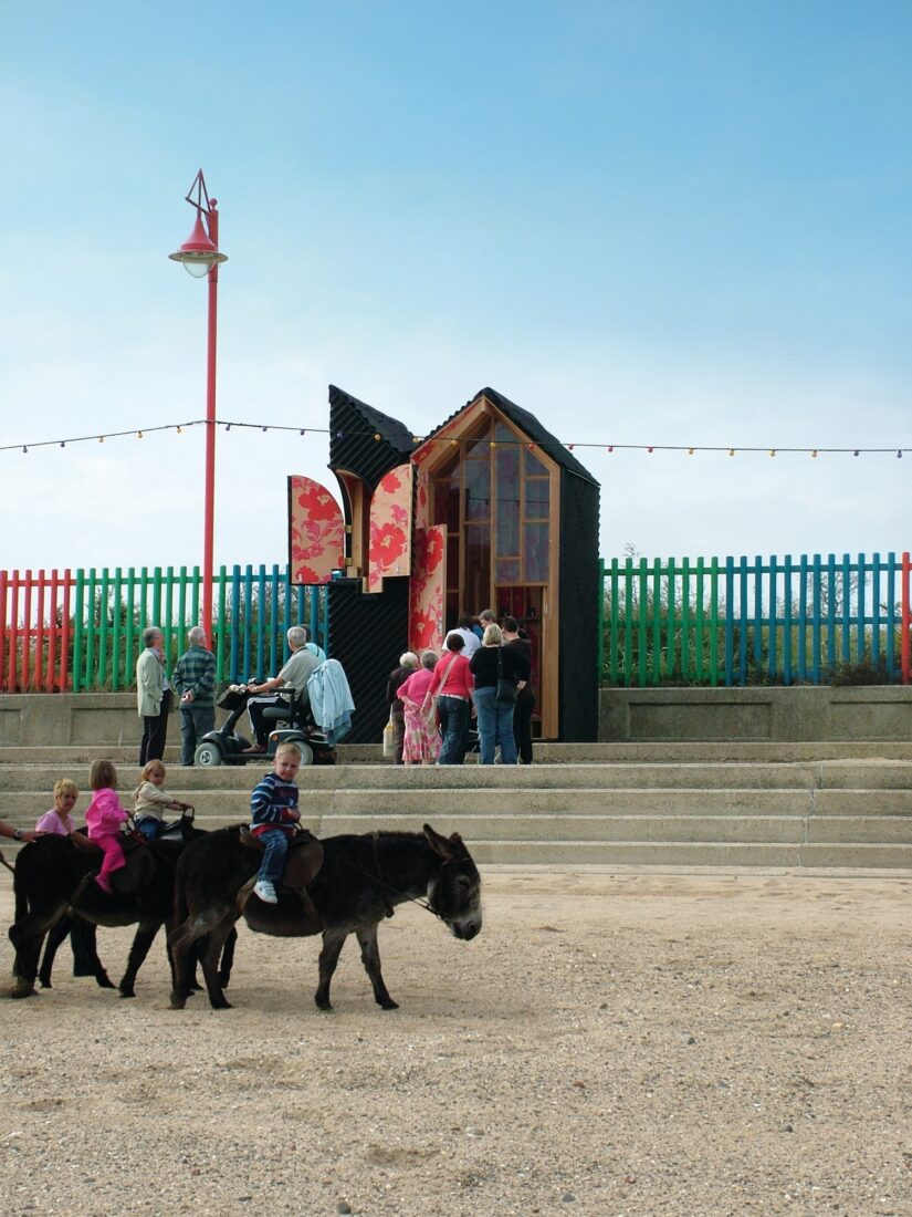 A Hut for Gazing & Canoodling, Lincolnshire by We Made That