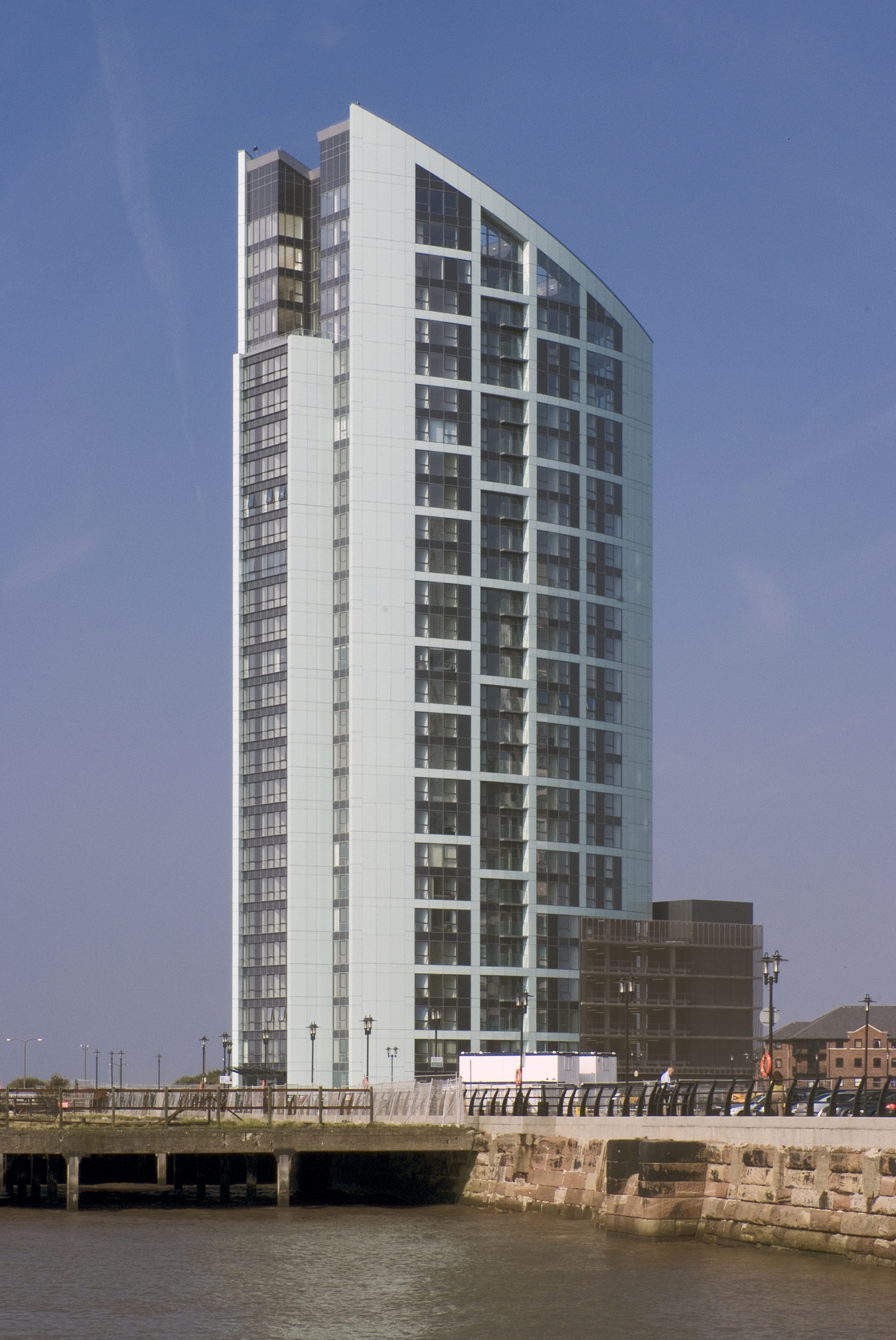 Safety checks for AFL’s Alexandra Tower as cladding 'shatters'