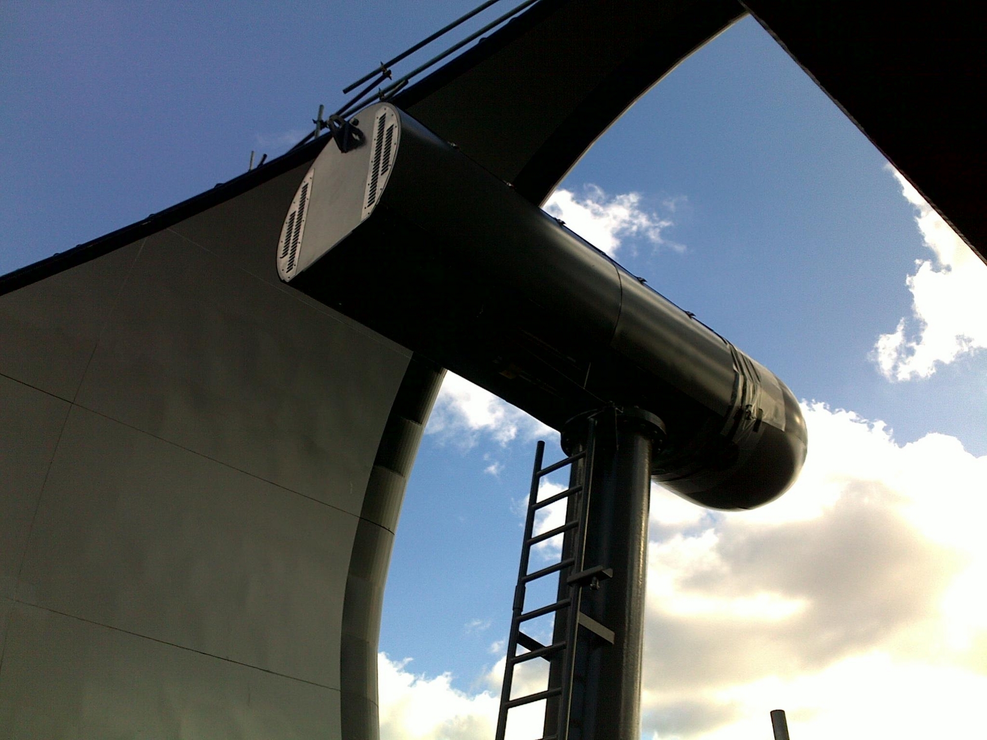 Strata integrates wind turbines in 'world first'