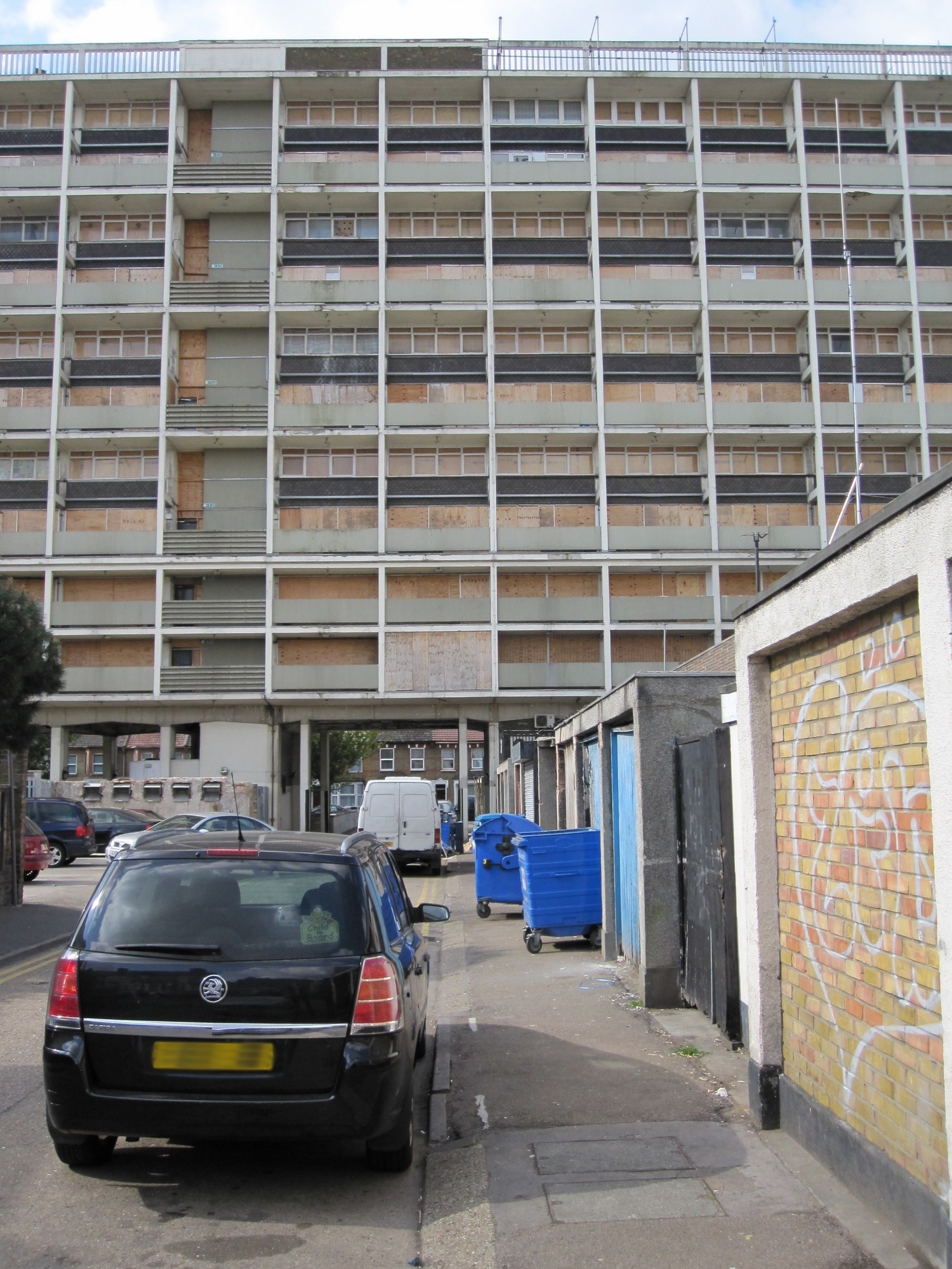 Hawkins\Brown lands Enfield tower block overhaul