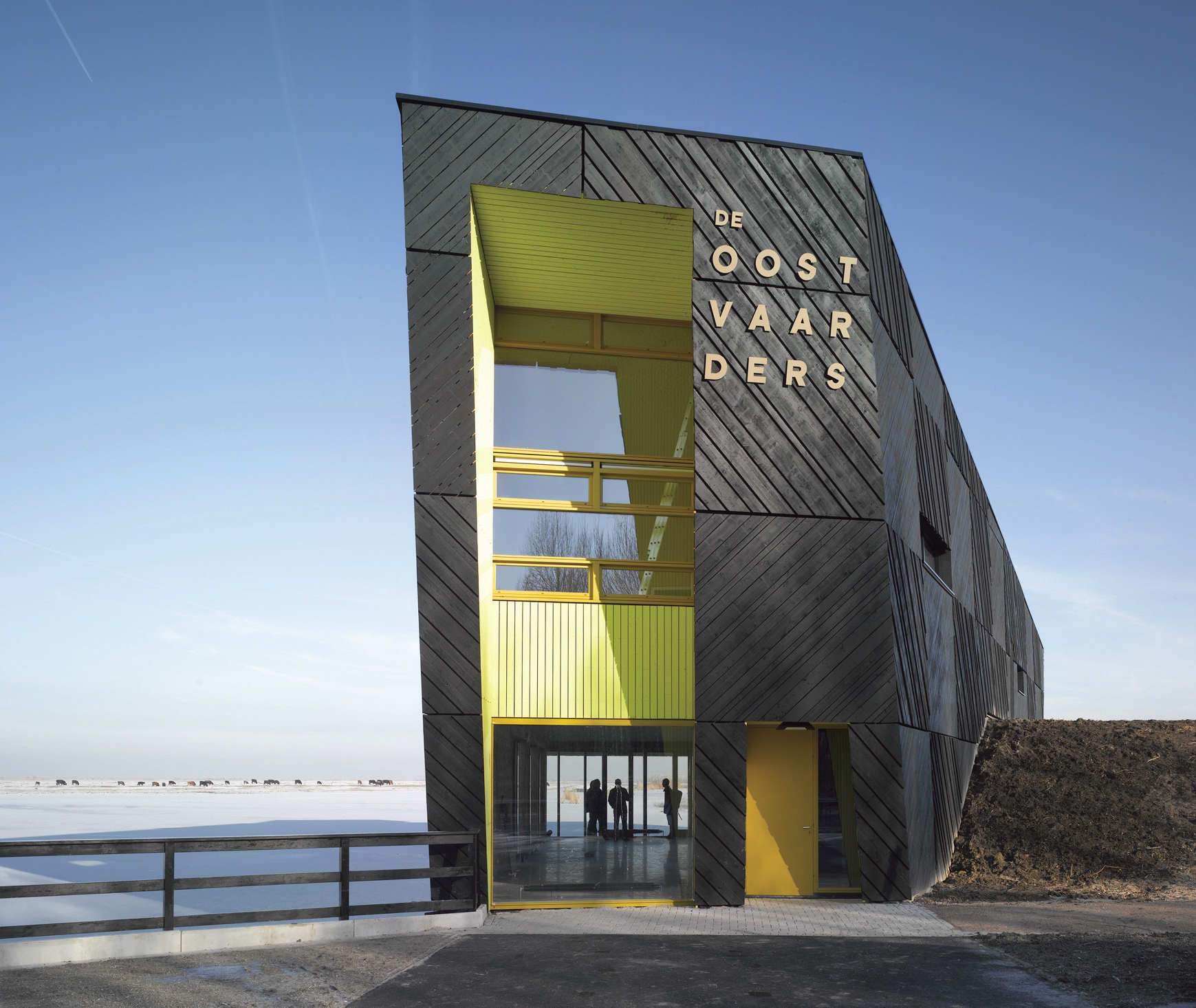 Specifying Timber: ' The green agenda; timber technology; design ...
