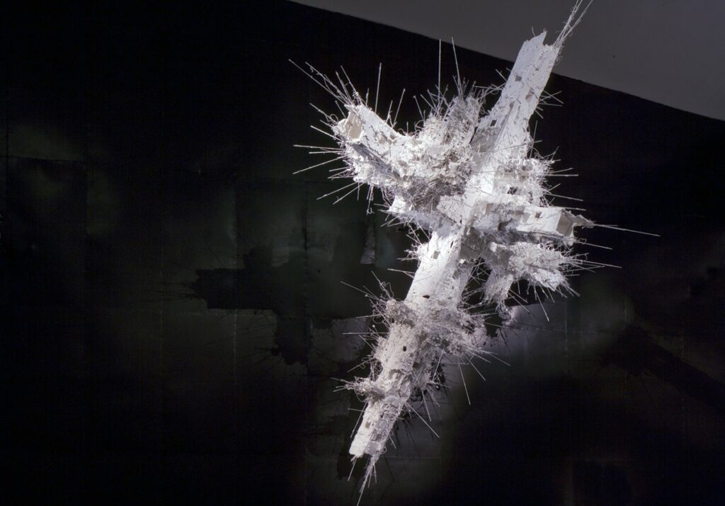Gerry Judah creates Remembrance day 'crucifix'