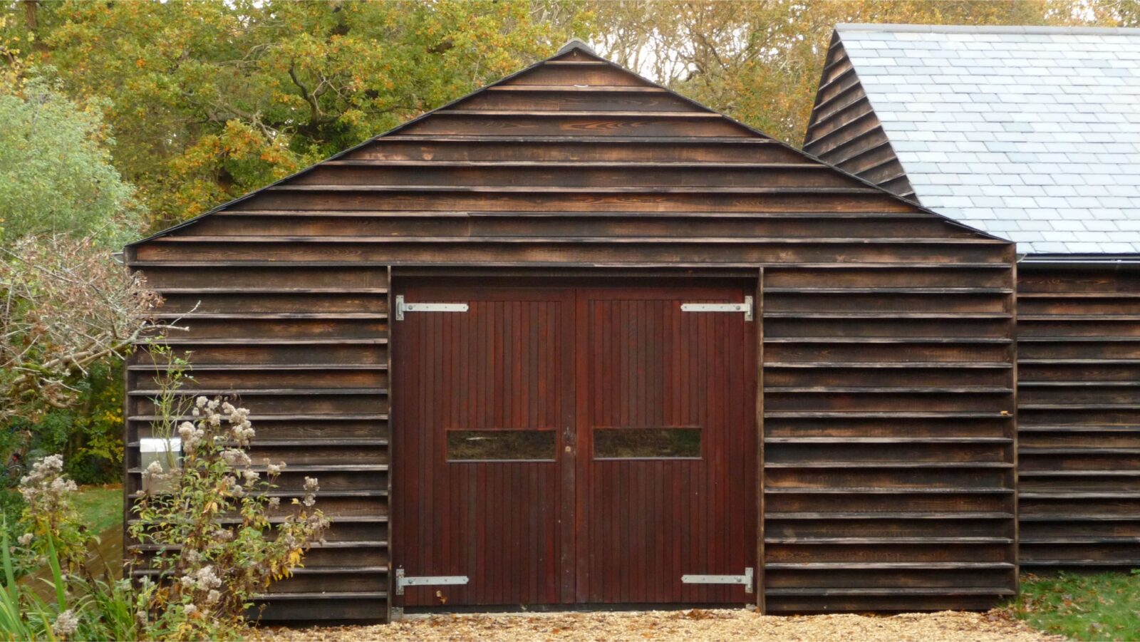 House In The Trees, Isle Of White by Lincoln Miles Architecture