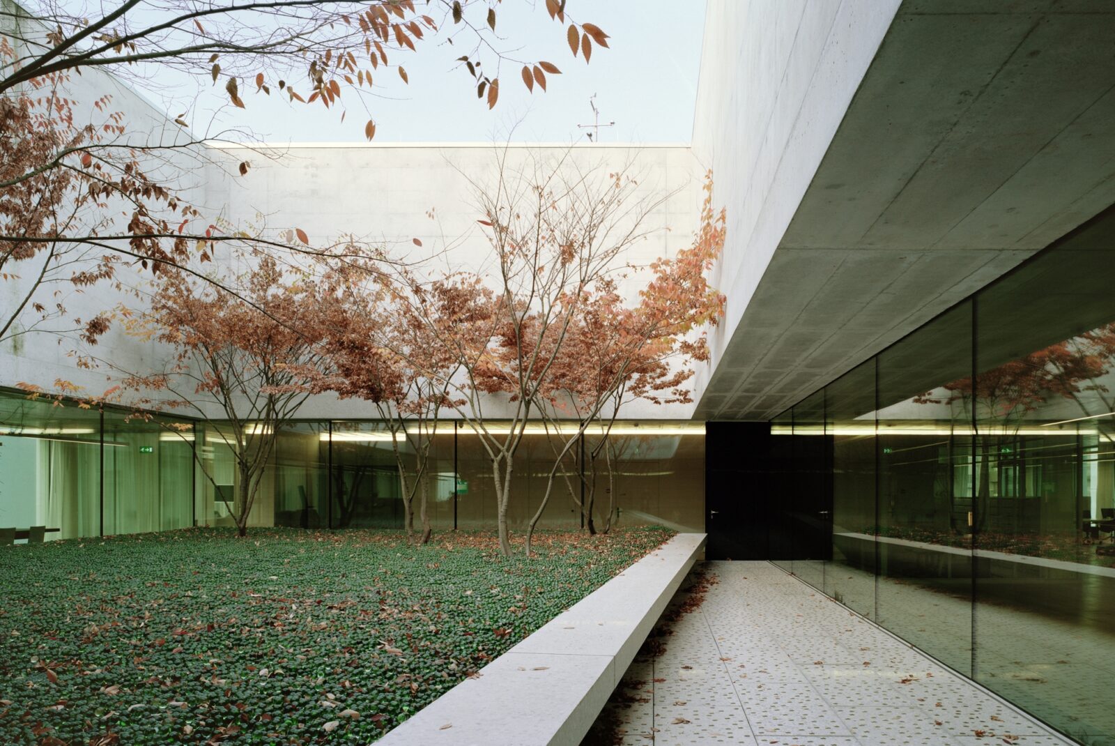 Chipperfield unwraps Basel laboratory