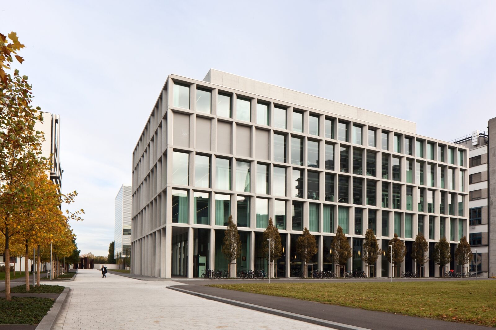 Chipperfield unwraps Basel laboratory
