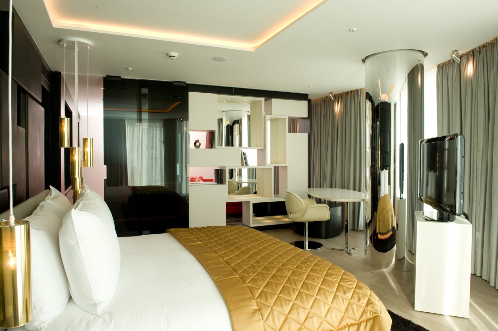 Jestico + Whiles completes £200m Leicester Square hotel