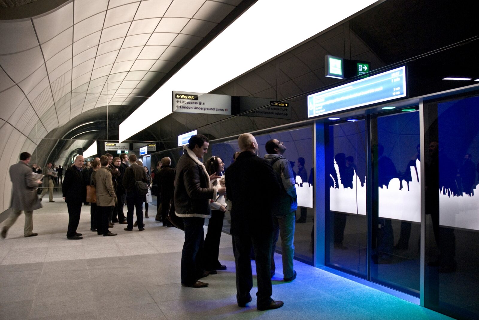 Atkins and Grimshaw reveal Crossrail platform ‘mock-up’